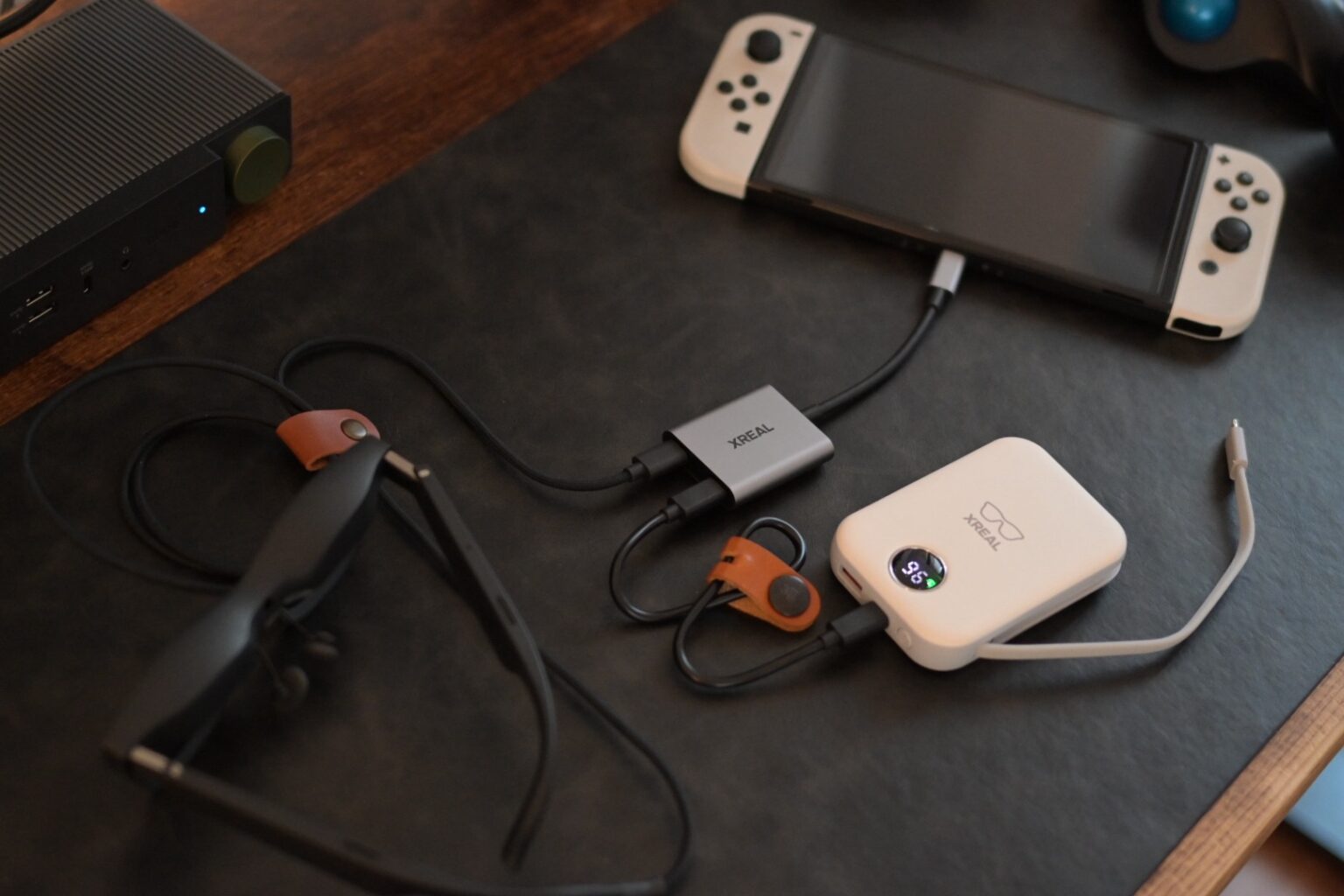 XREAL Hubを使えば充電しながらNintendo SwitchやiPhone15のコンテンツが楽しめる | なんぶろ