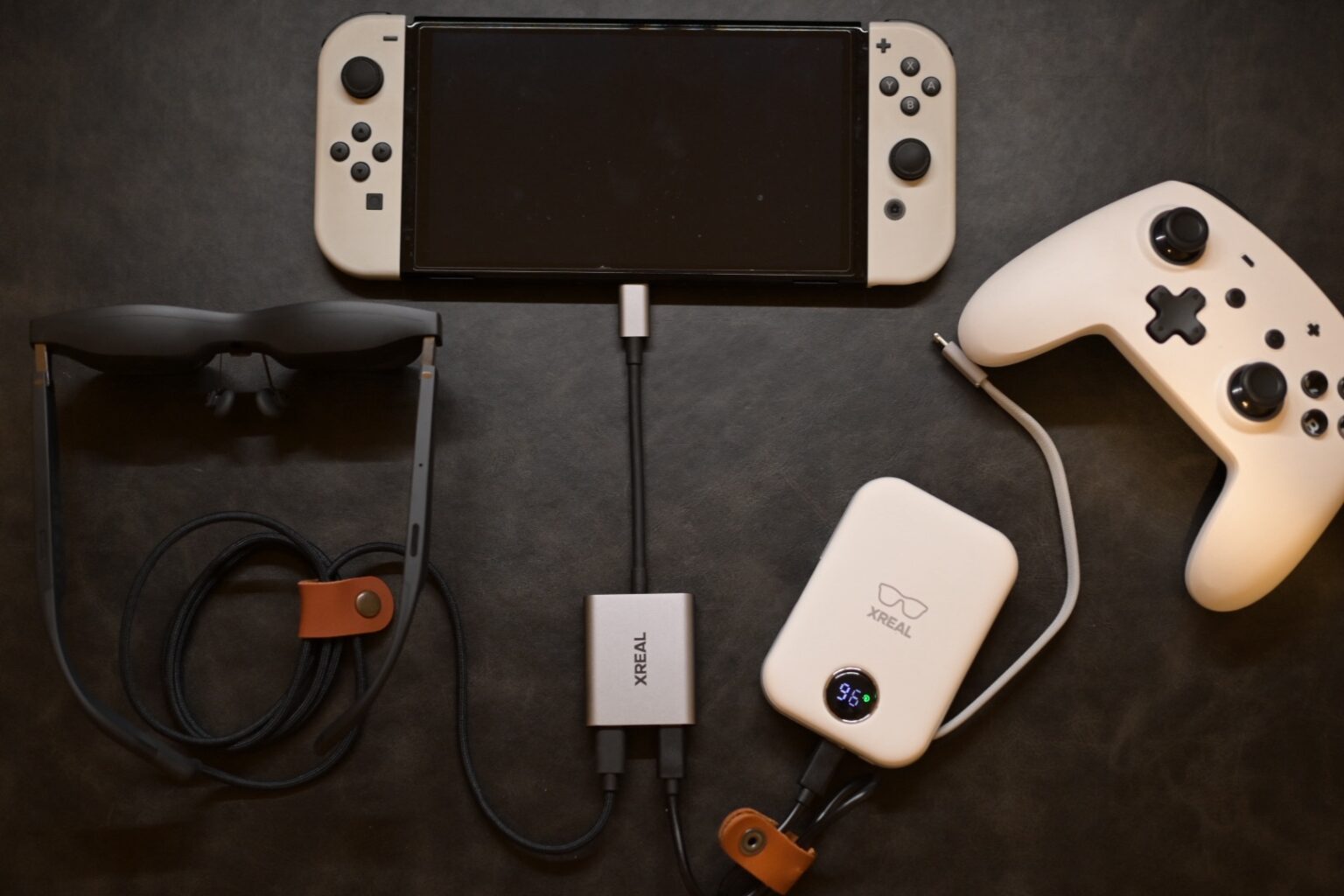 XREAL Hubを使えば充電しながらNintendo SwitchやiPhone15のコンテンツが楽しめる | なんぶろ