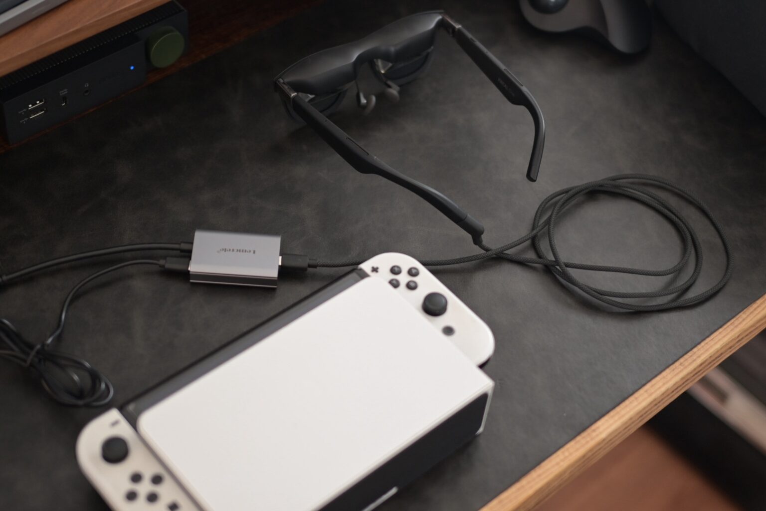 XREAL Oneの評判は？実際に使ってレビュー。ARグラスを敬遠してきた人や画面酔いが気になる人にもオススメできるデバイス | なんぶろ